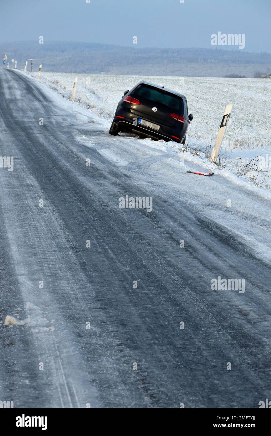 Ice accident hi-res stock photography and images - Alamy