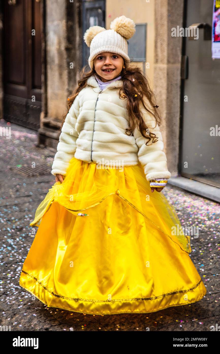 Girls in costume, beautiful carnival in Sicily, parade of allegorical ...