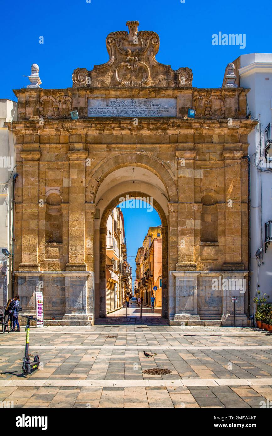 Marsala city gate hi-res stock photography and images - Alamy