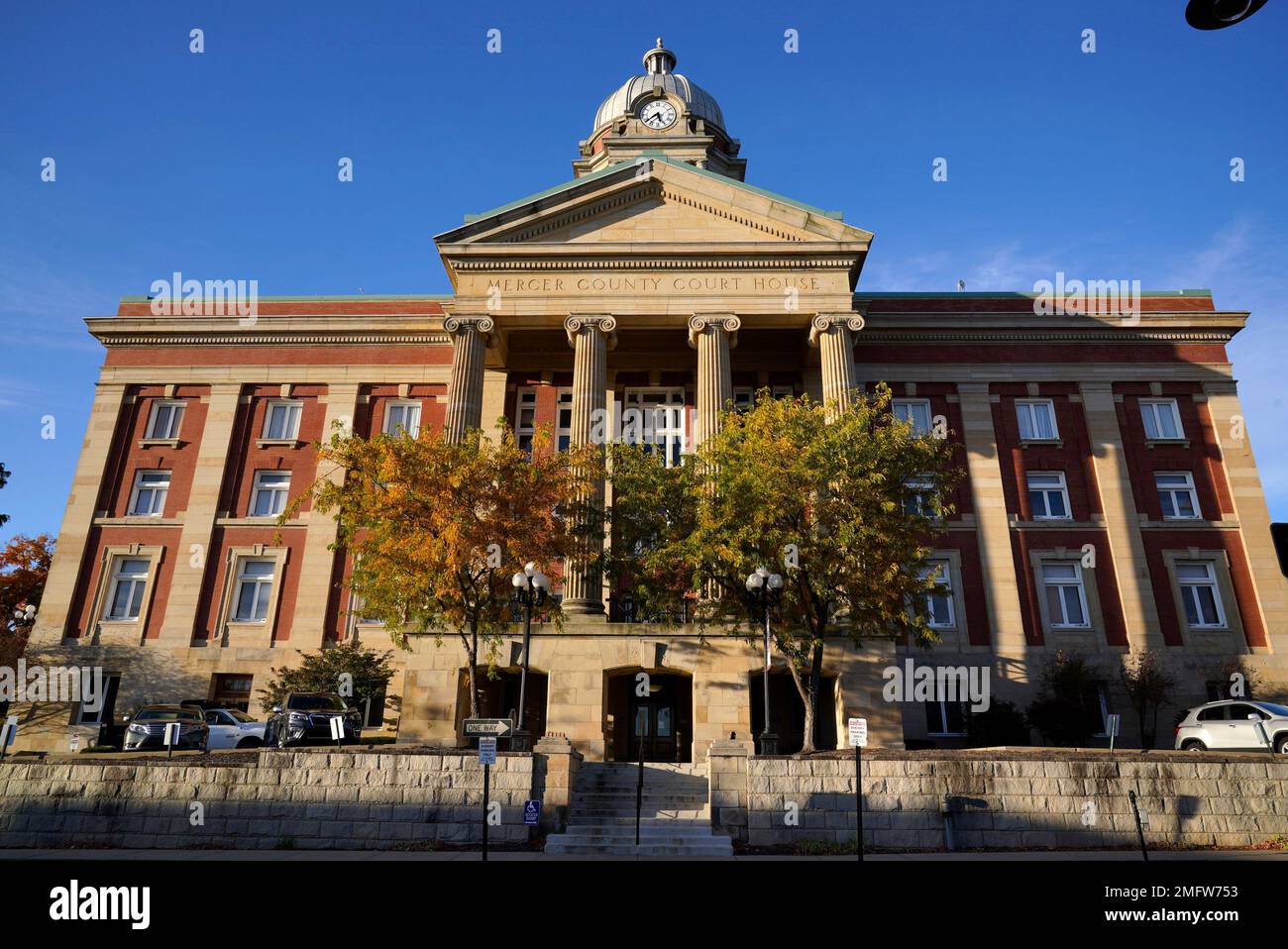 This is the Mercer County Courthouse in Mercer, Pa. on Saturday, Oct ...