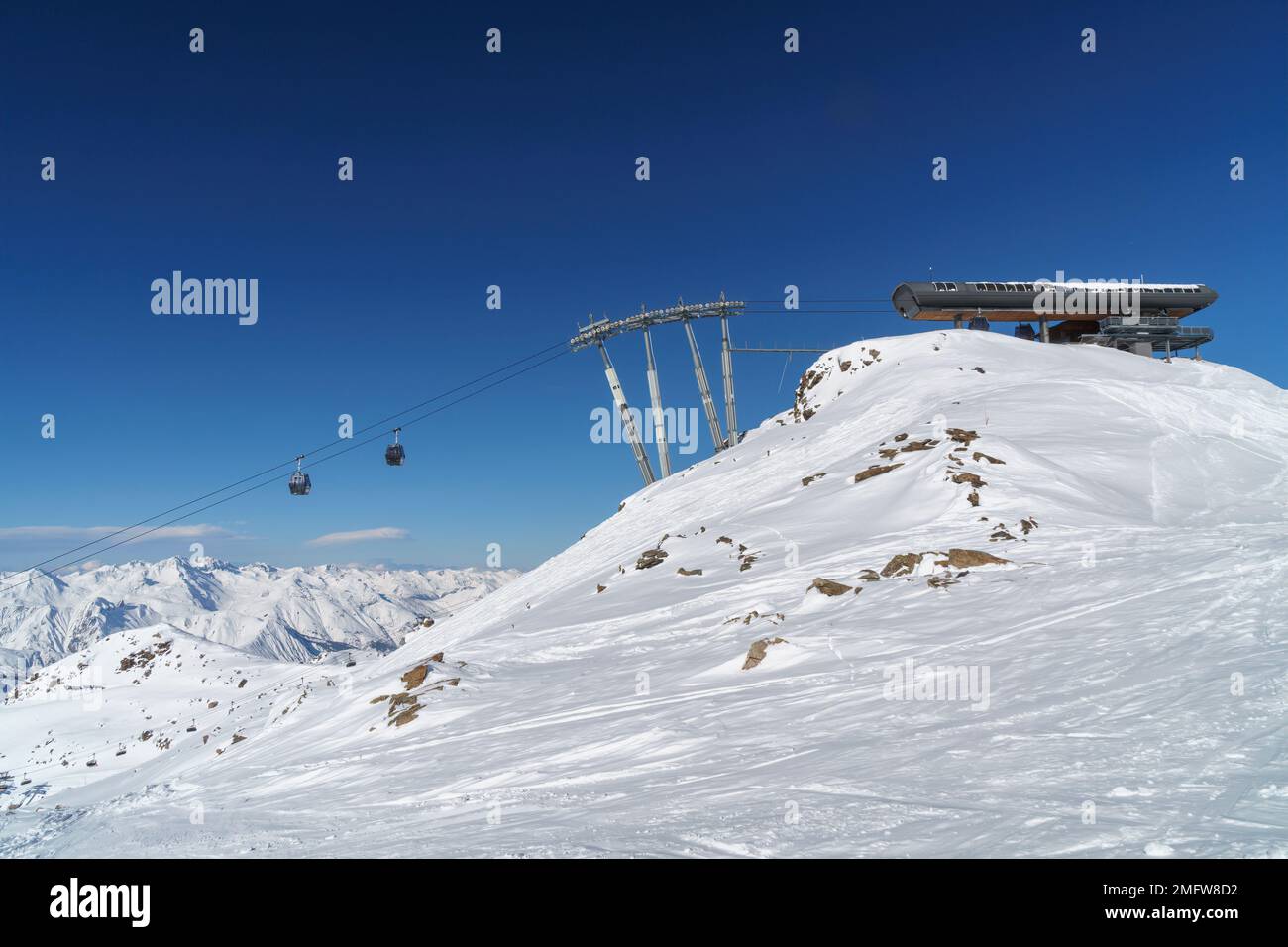 Snow in the French Alps January 2023 - heavy snow arrives in Les ...