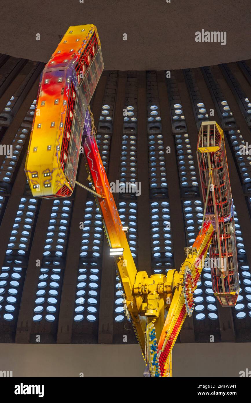 Double Pendulum Kamikaze Amusement Park Thrill Ride Up Side Down Stock ...