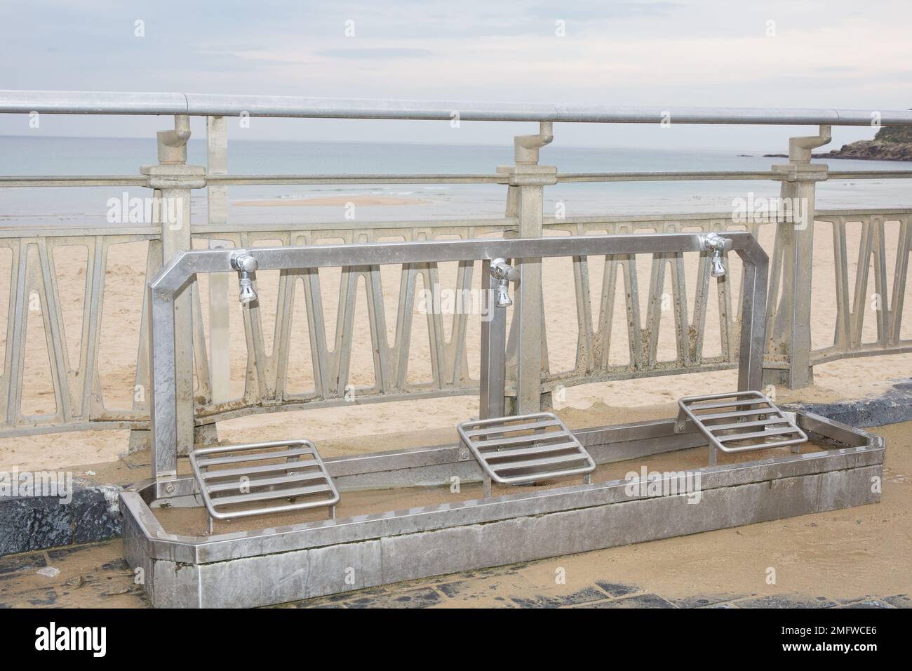Beach foot shower hi-res stock photography and images - Alamy