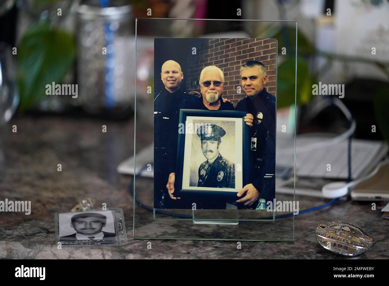 ** Hold for Story ** A photograph of Los Angeles Police Department ...