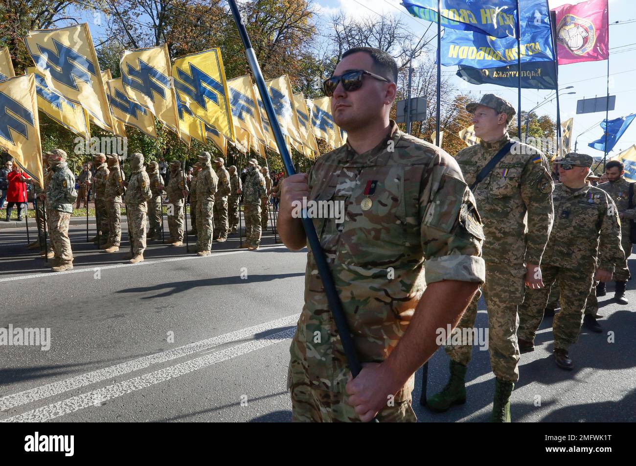 Soldiers of Ukrainian right-wing paramilitary Azov National Corps with ...