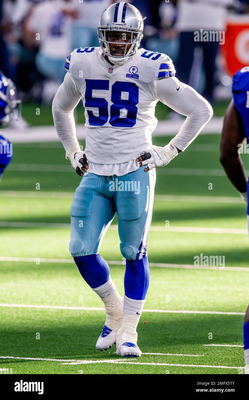 Dallas Cowboys defensive end Aldon Smith (58) lines up against the New ...