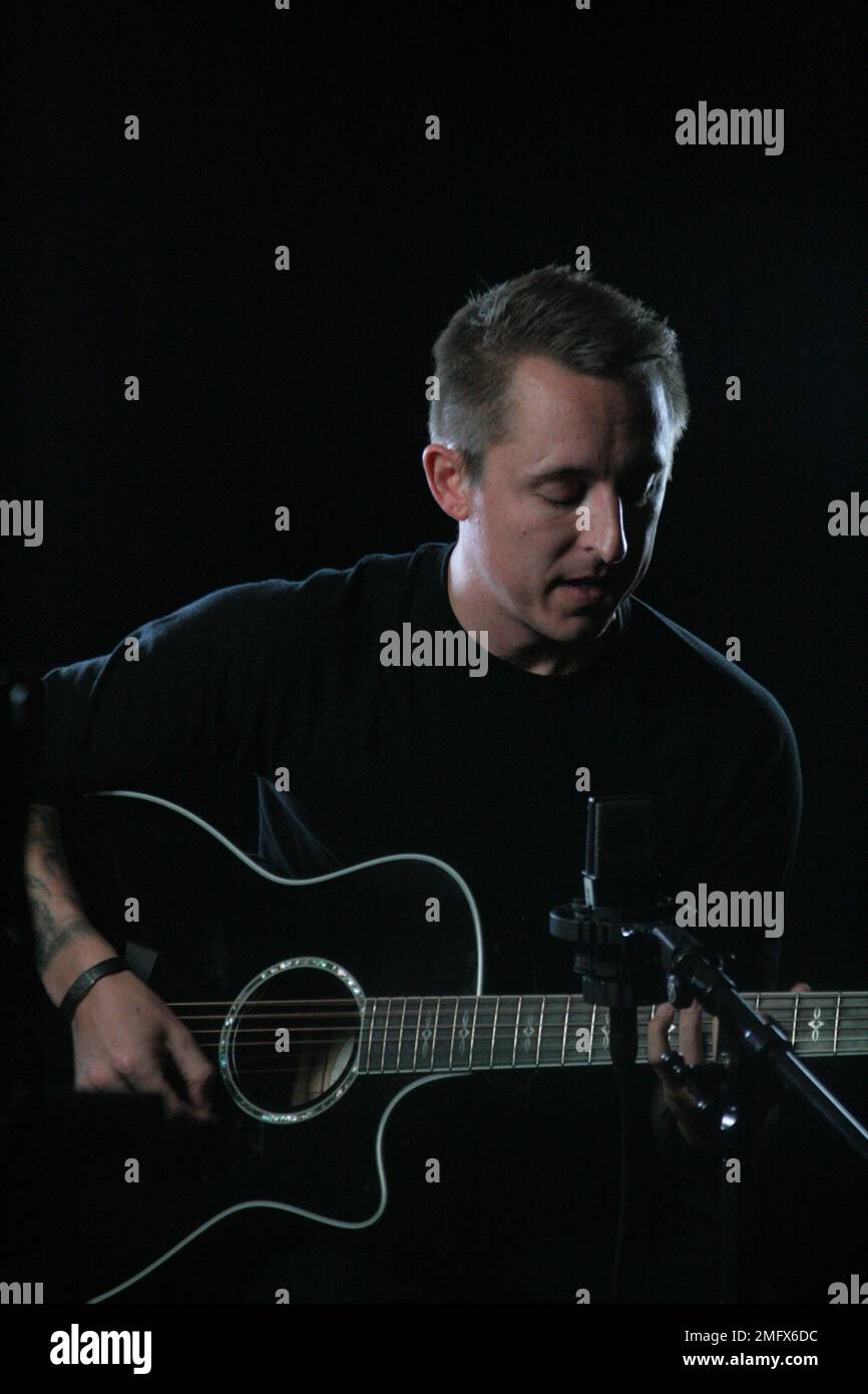 Yellowcard's Ben Dobson films a session in Brooklyn Stock Photo - Alamy