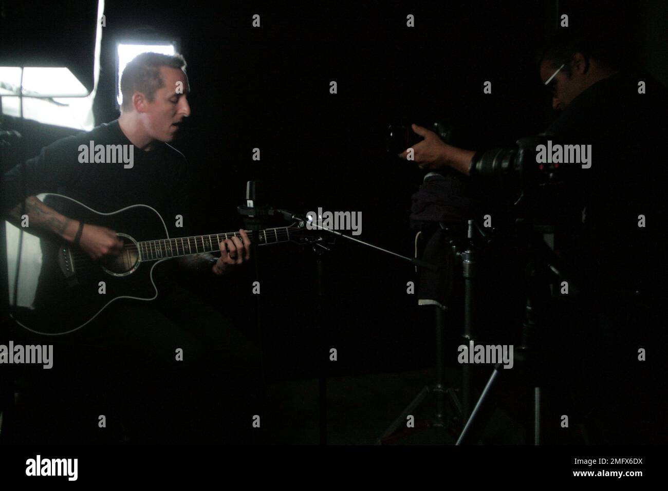 Yellowcard's Ben Dobson films a session in Brooklyn Stock Photo - Alamy