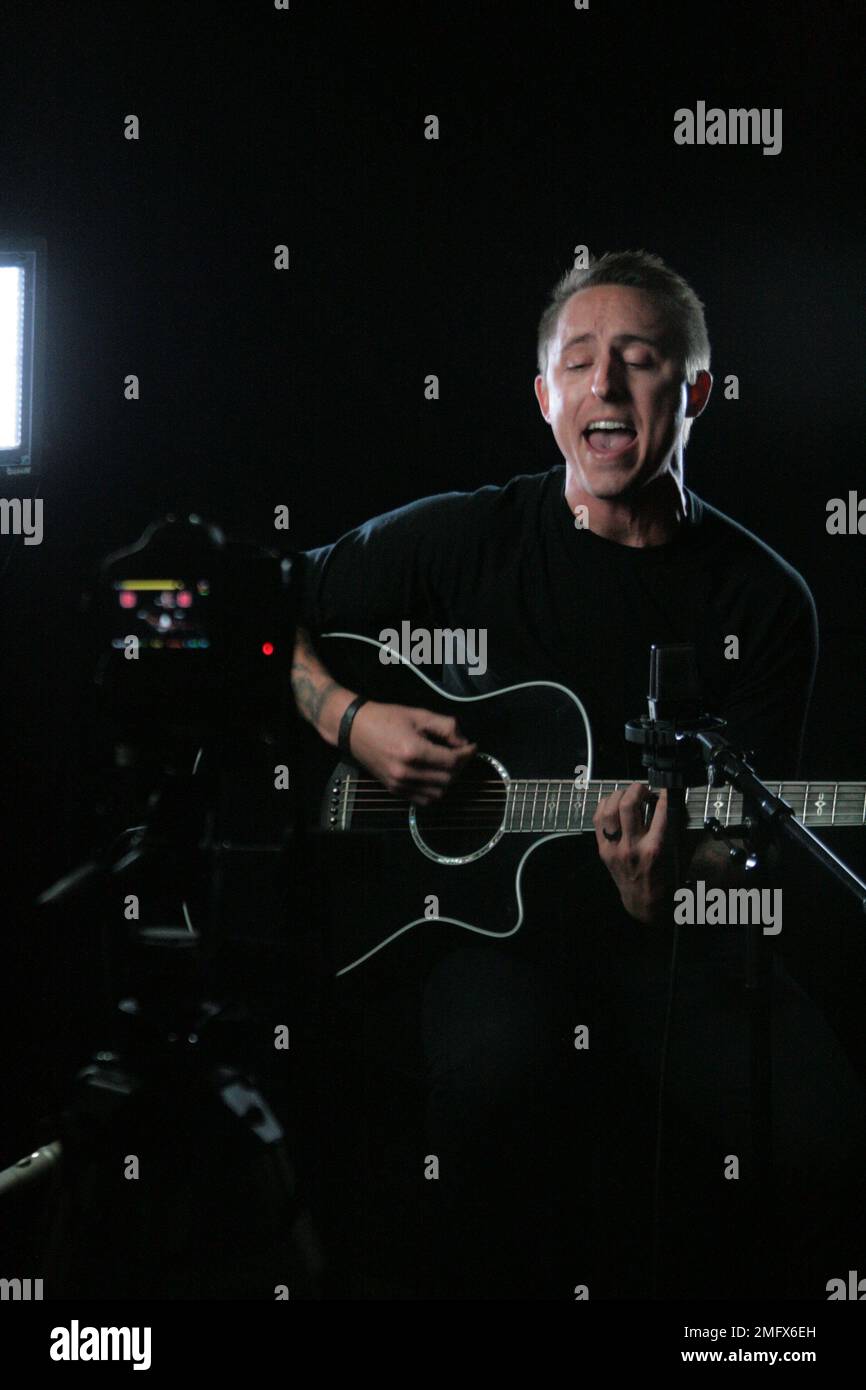 Yellowcard's Ben Dobson films a session in Brooklyn Stock Photo - Alamy