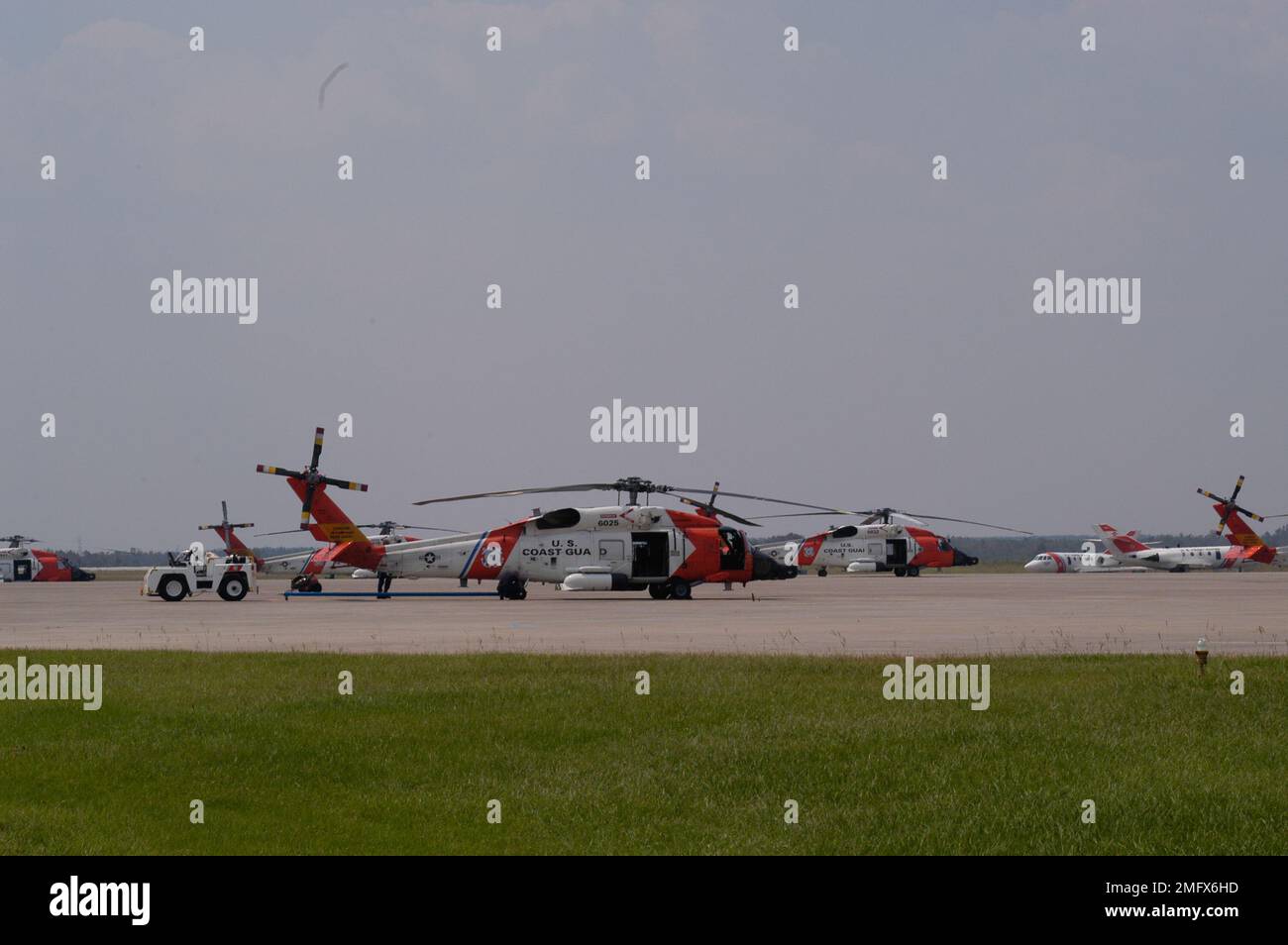 Aircrafts - HH-60 Jayhawk - 26-HK-53-44. HH-60s and other CG aircraft ...