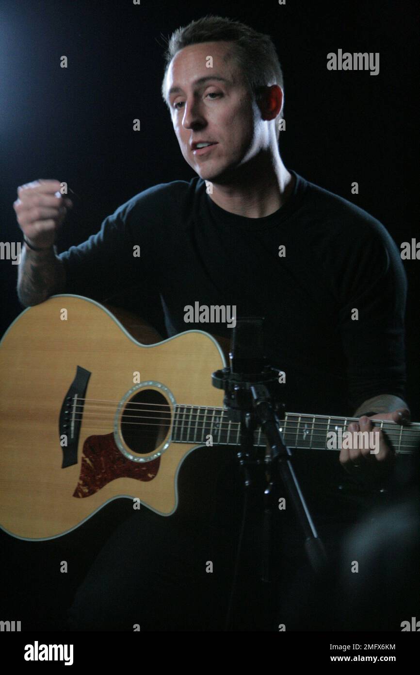 Yellowcard's Ben Dobson films a session in Brooklyn Stock Photo - Alamy