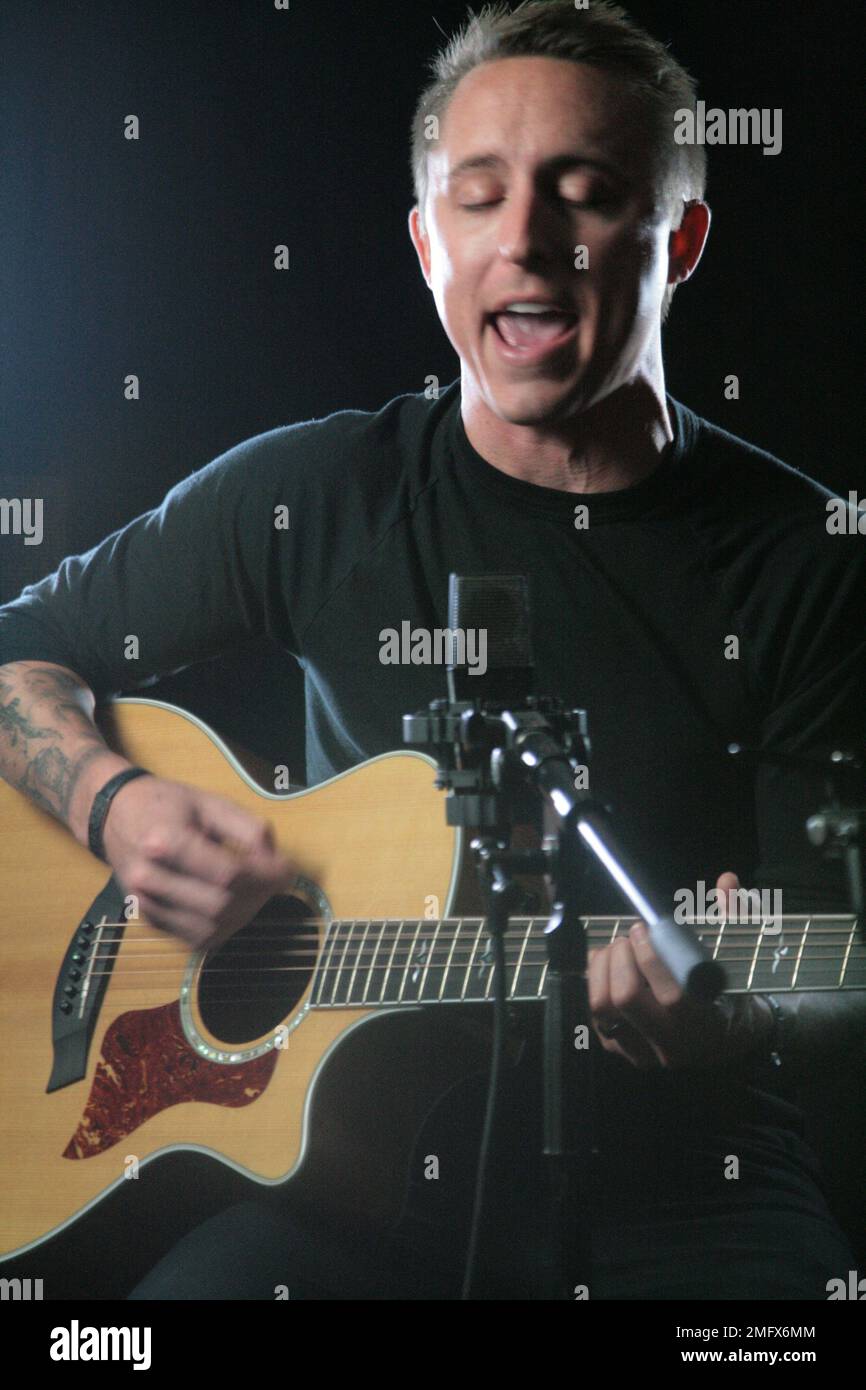 Yellowcard's Ben Dobson films a session in Brooklyn Stock Photo - Alamy