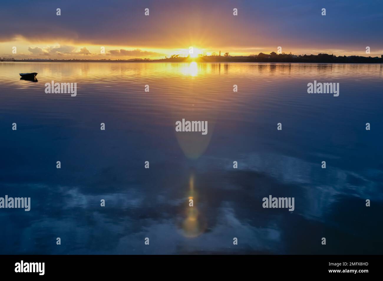 Intense lens flare effect hi-res stock photography and images - Alamy