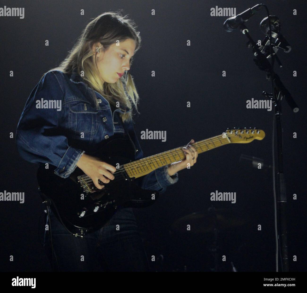 Wolf Alice in concert at Barclays Center in Brooklyn Stock Photo - Alamy