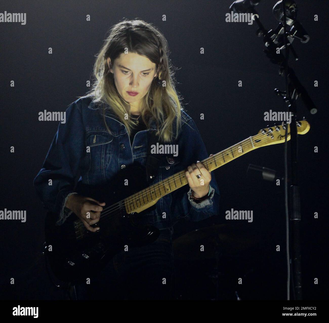 Wolf alice rock band hi-res stock photography and images - Alamy