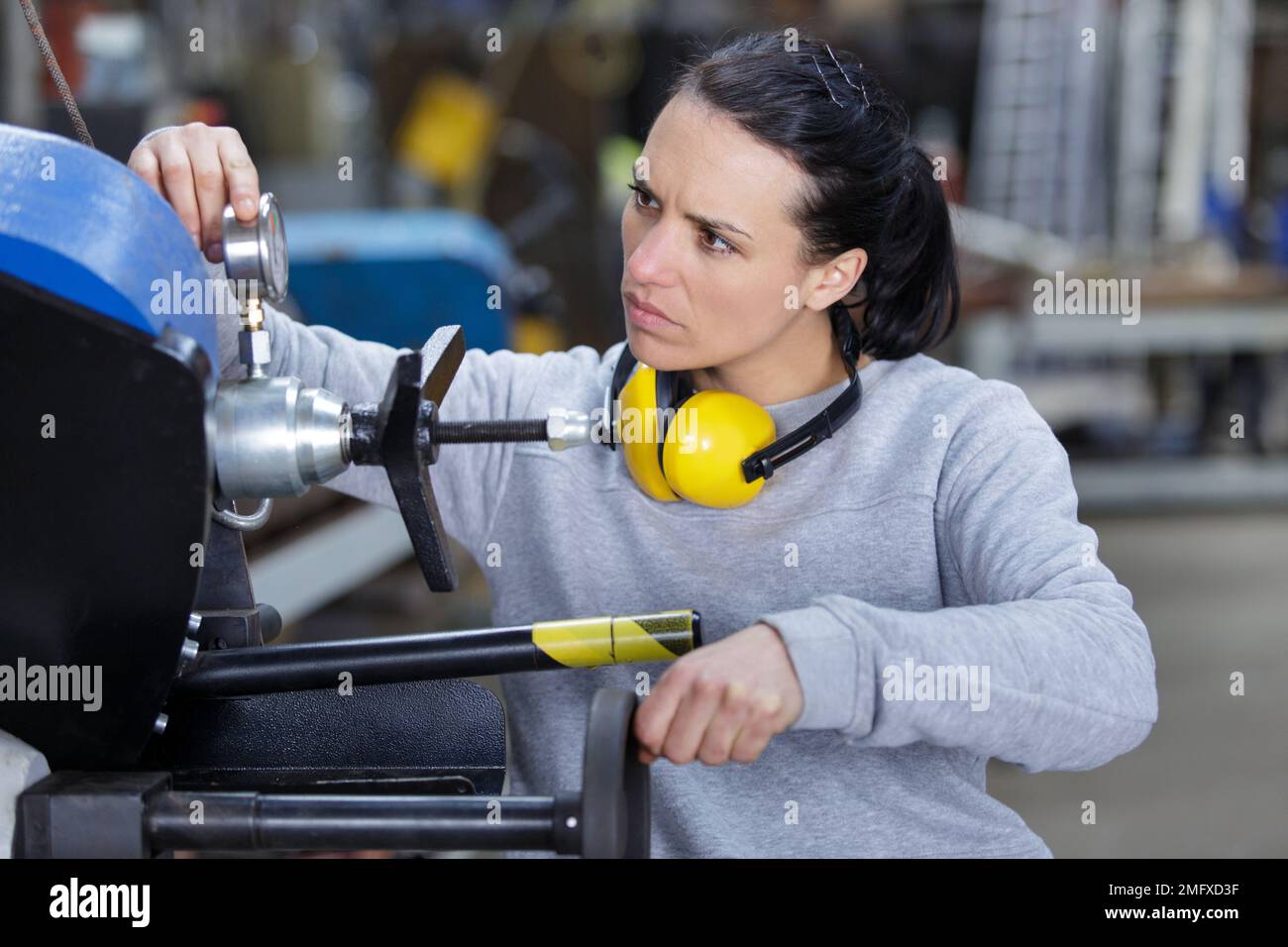 Side view warehouse worker scanning hi-res stock photography and images ...