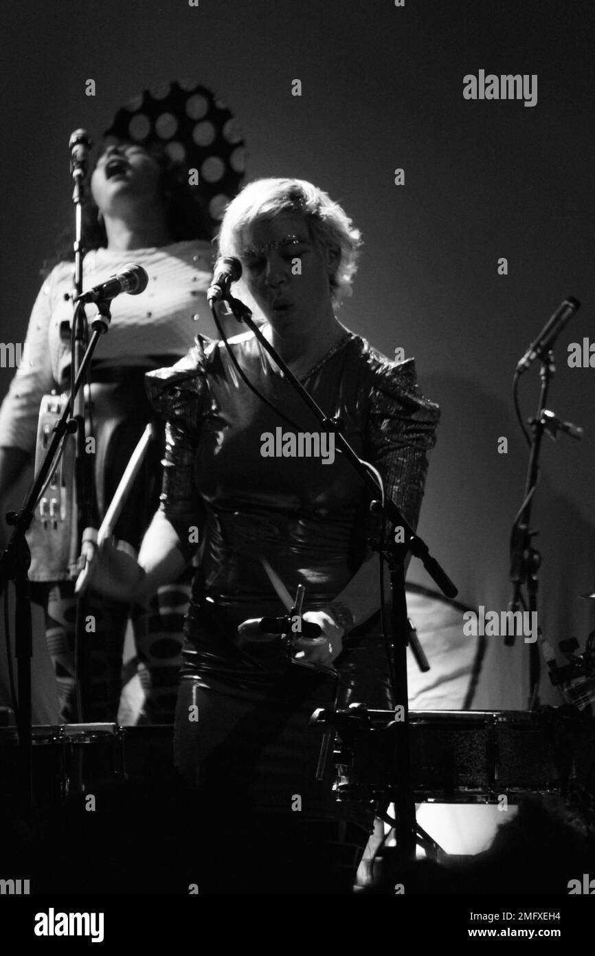 Tune-Yards - Merrill Garbus and Nate Brenner in concert at Music Hall ...
