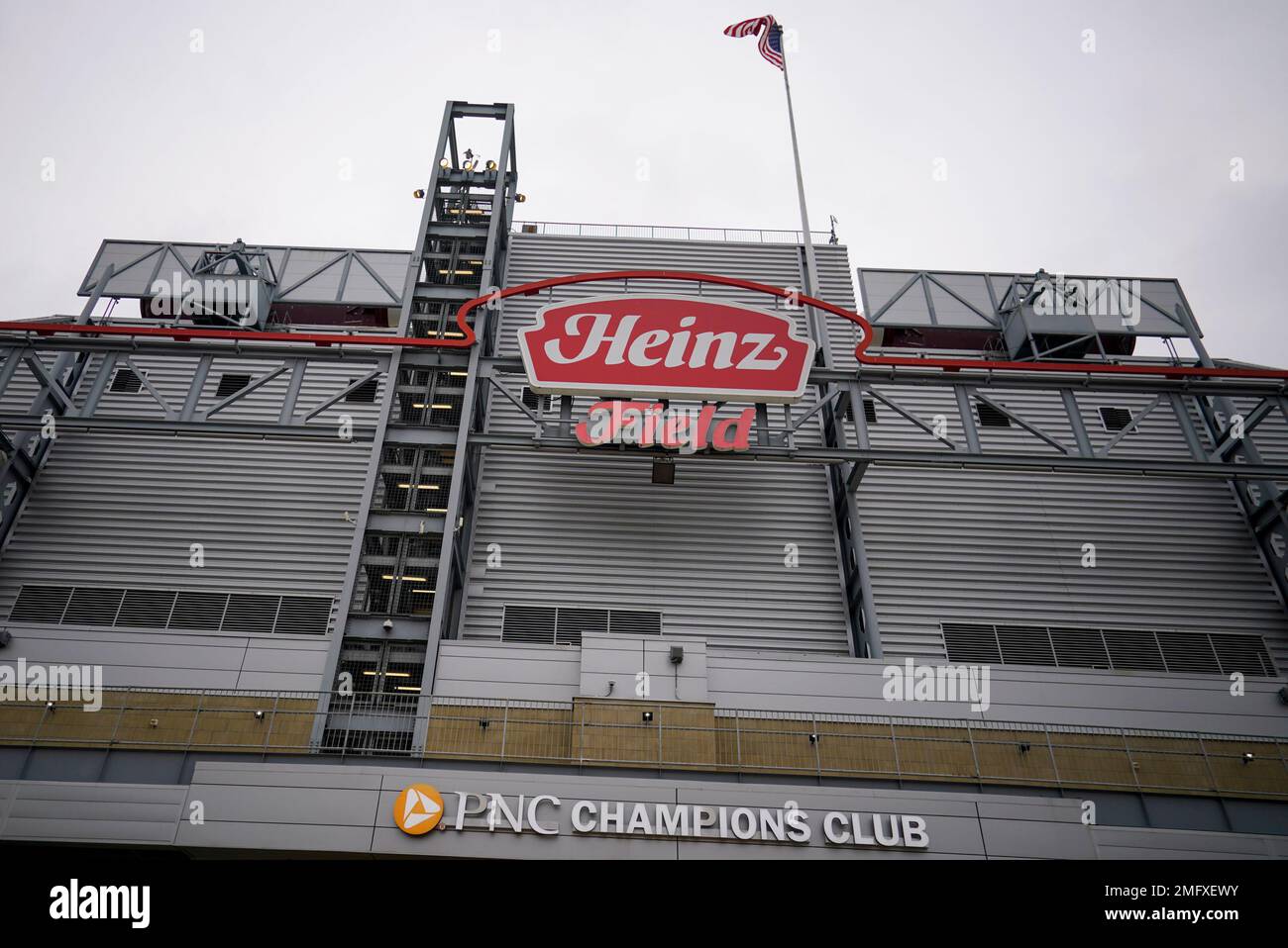 This is the exterior of Heinz Field before an NFL football game between ...