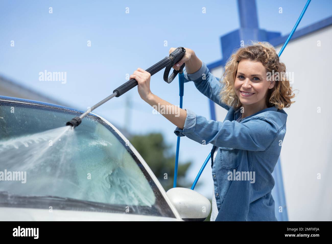 Driver cleaning hi-res stock photography and images - Alamy