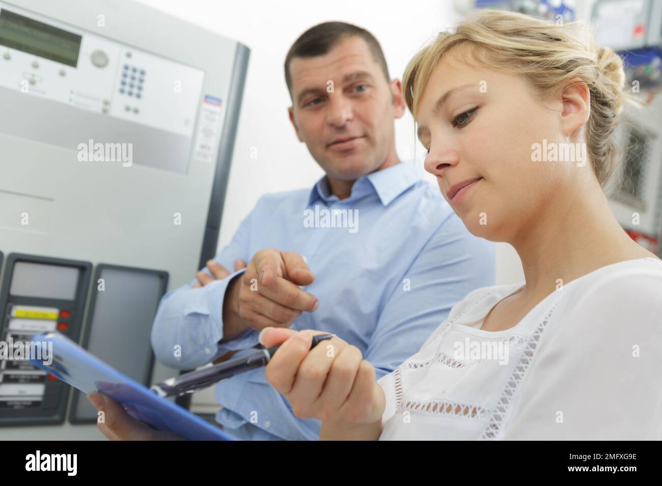 customer support workers solving problems together Stock Photo - Alamy