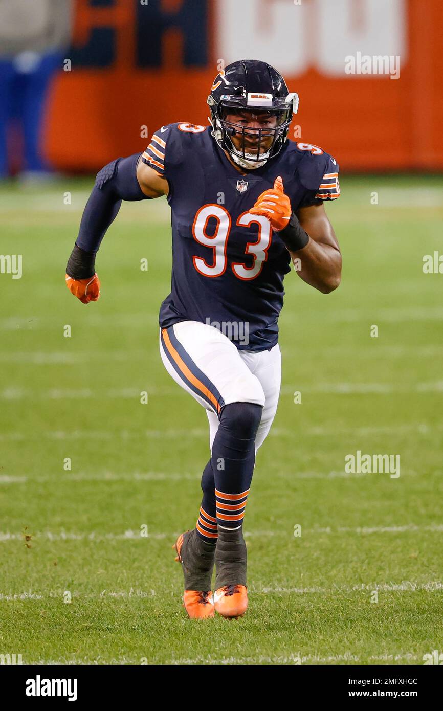 Chicago Bears linebacker James Vaughters (93) in action against the ...