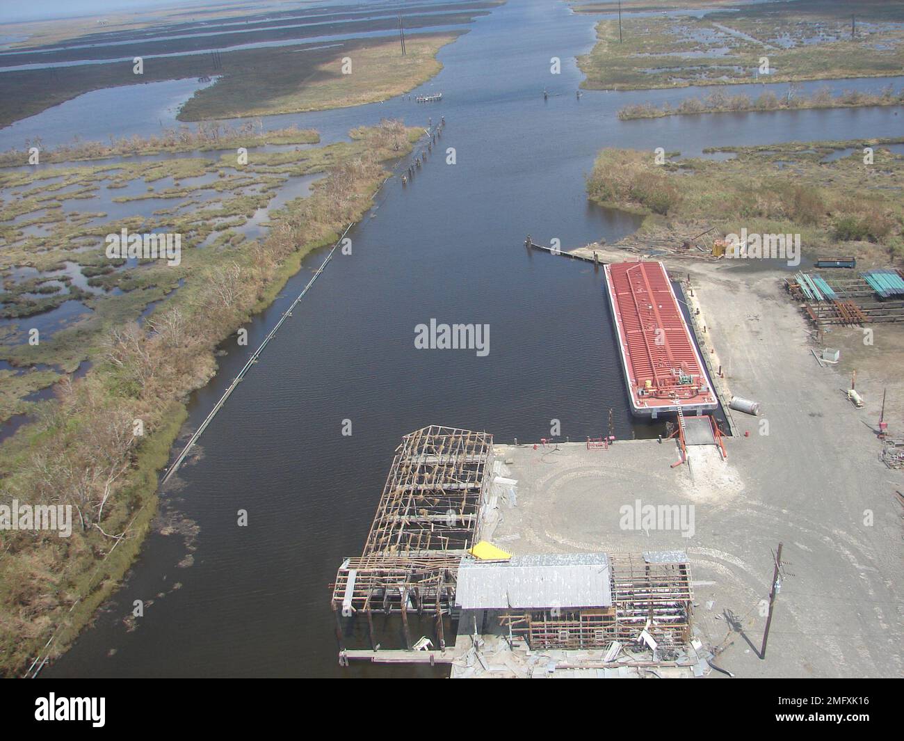 Pollution - ESU St. Louis Response - North Bass - 26-HK-230-156. OILED ...