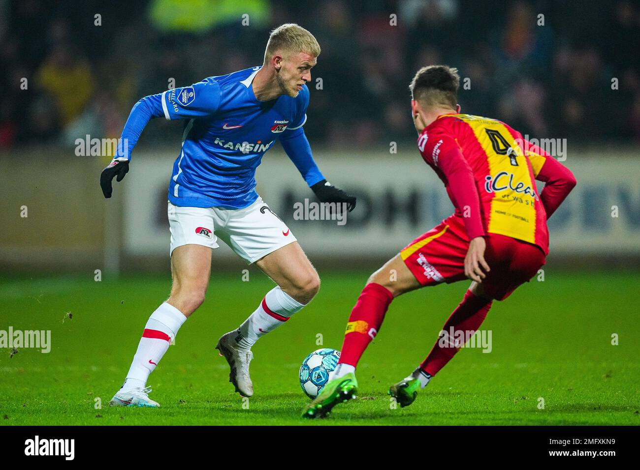 DEVENTER - (lr) Jens Odgaard of AZ Alkmaar, Jose Fontan of Go Ahead ...