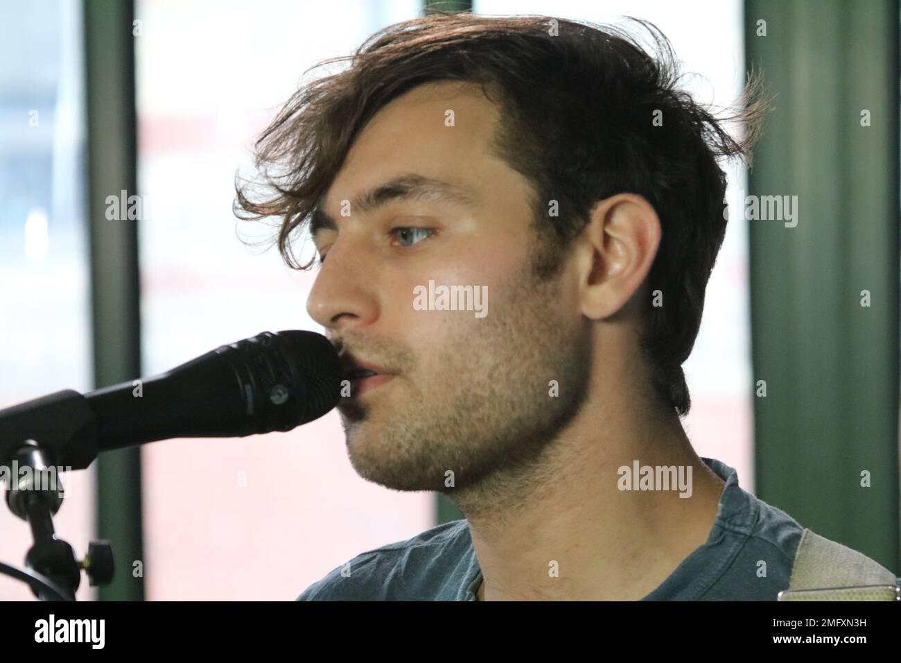Yoke Lore - Adrian Galvin films a session in Brooklyn Stock Photo - Alamy