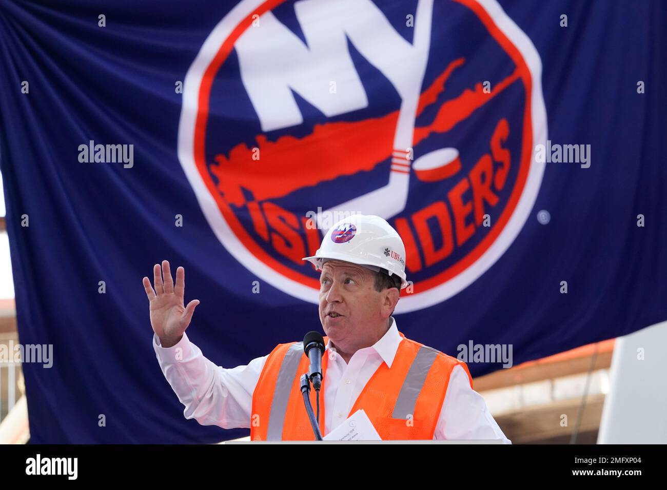 New York Islanders co-owner Jon Ledecky speaks during the "Topping Off ...