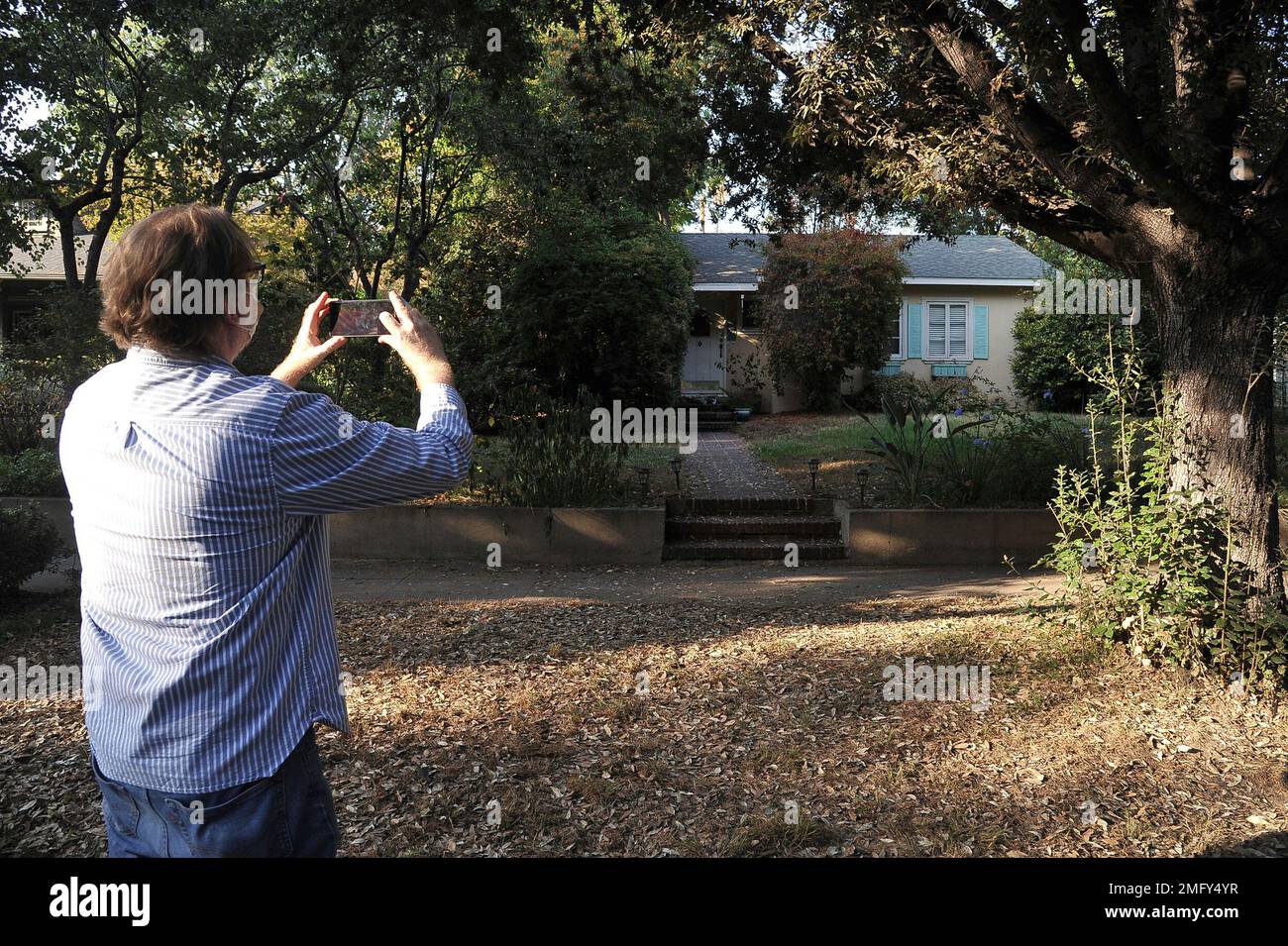 Sean Costello, of Arcadia, photographs Eddie Van Halen's childhood home ...
