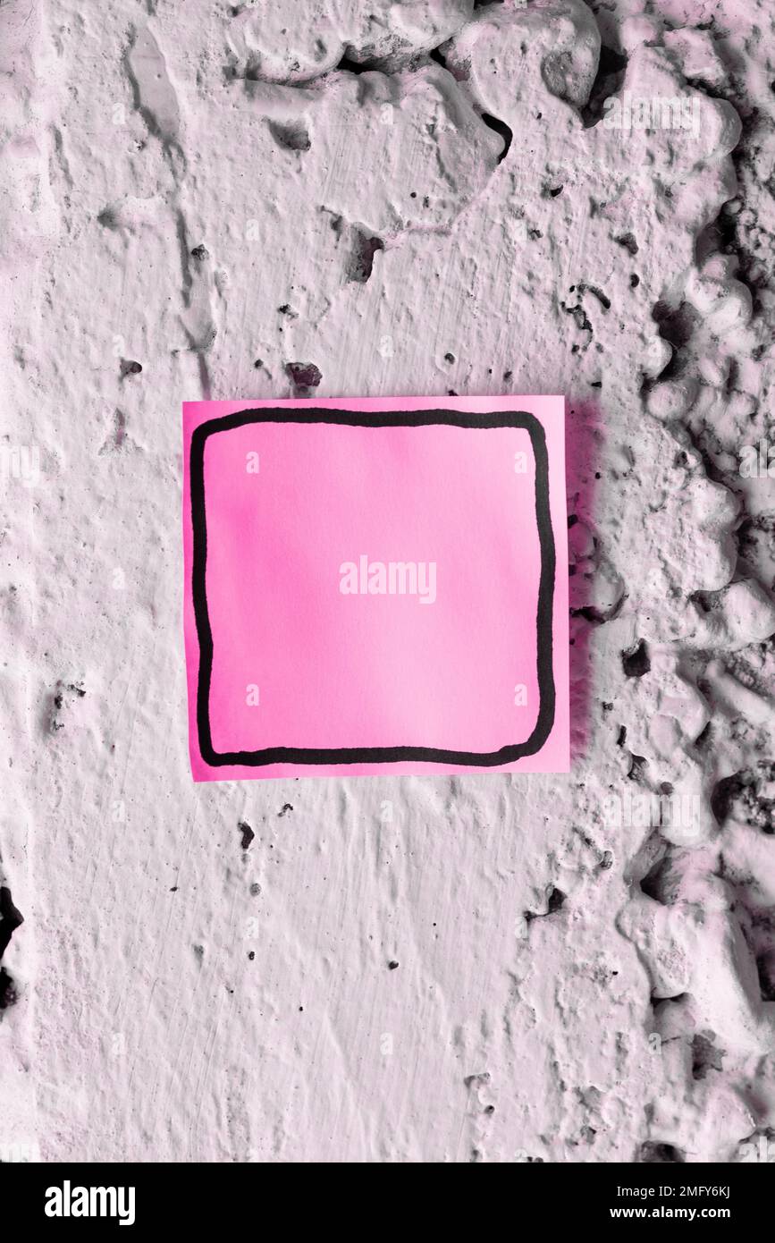 Important Message Written On Piece Of Paper. Photo Of Office Supplies ...