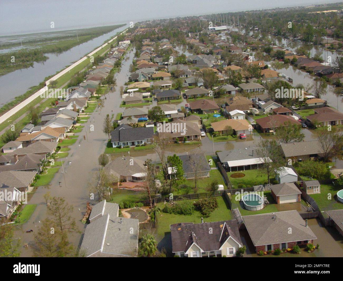 Aftermath - Aerial - 26-HK-330-93. West levee Kenner. Hurricane Katrina Stock Photo - Alamy