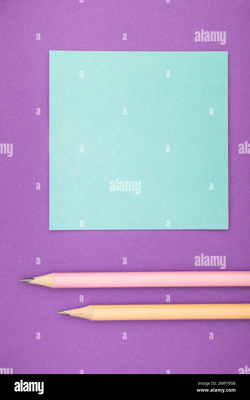 Important Message Written On Piece Of Paper. Photo Of Office Supplies ...