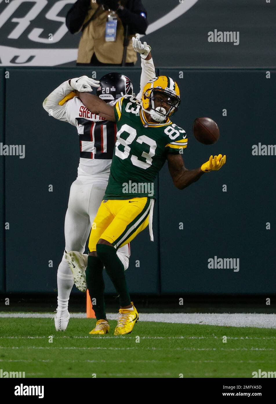 Green Bay Packers wide receiver Marquez Valdes-Scantling (83) bobbles a ...