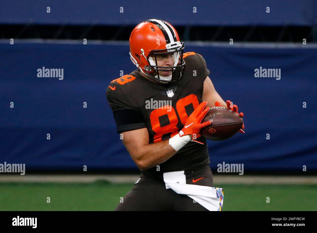 Cleveland Browns tight end Stephen Carlson (89) catches a pass prior to ...