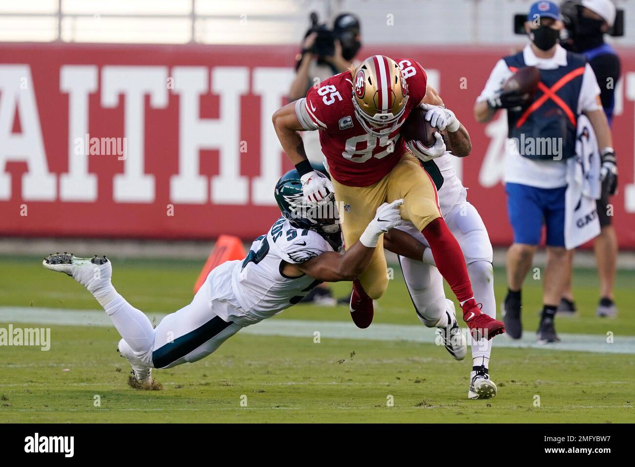 San Francisco 49ers tight end George Kittle (85) runs against the ...