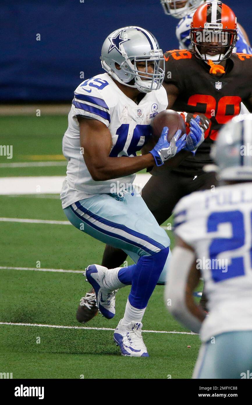 Dallas Cowboys wide receiver Amari Cooper (19) makes a reception in ...
