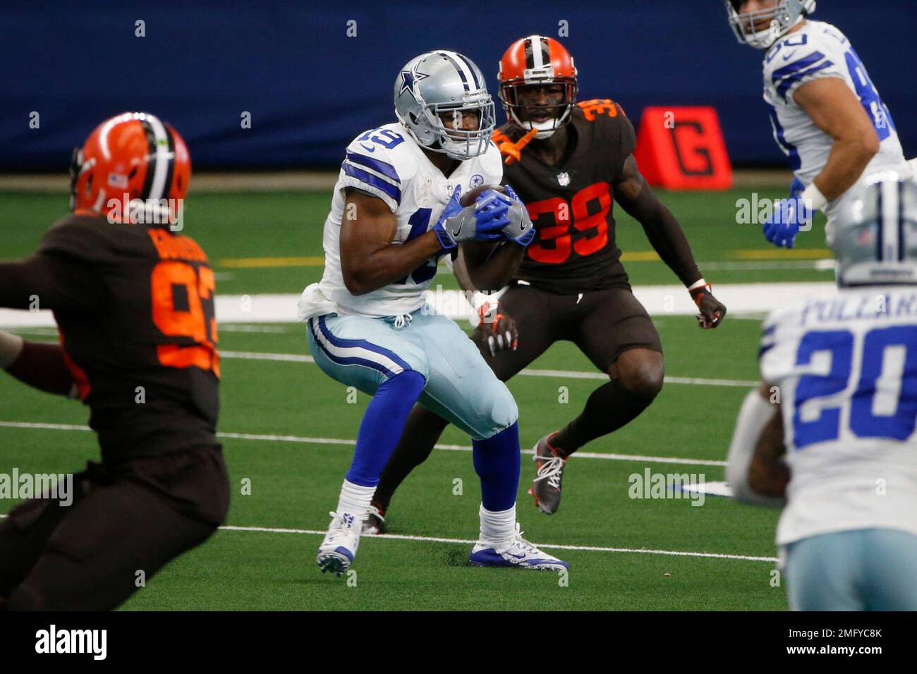 Dallas Cowboys wide receiver Amari Cooper (19) makes a reception in ...