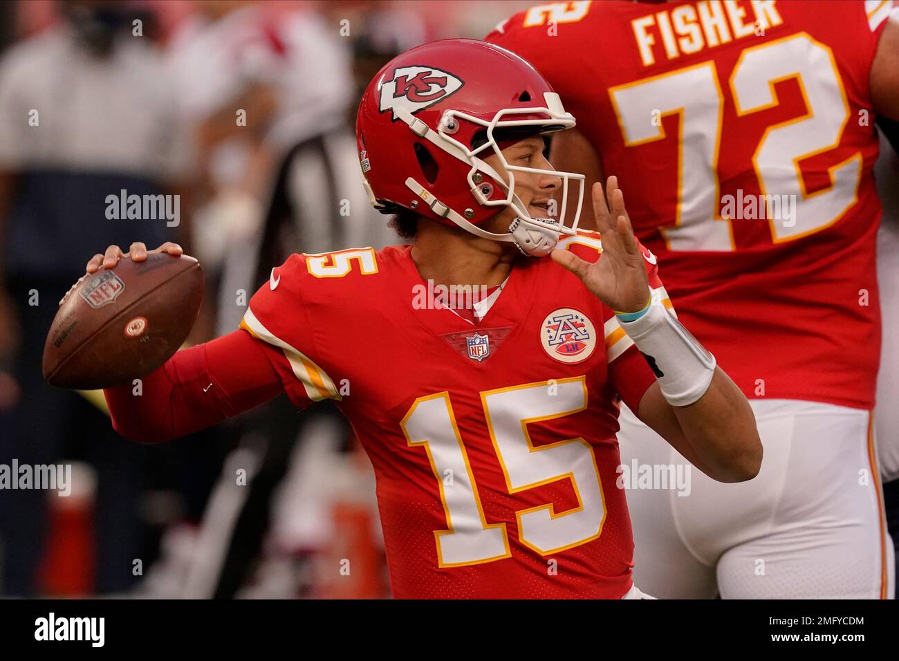 Kansas City Chiefs quarterback Patrick Mahomes (15) throws against the ...