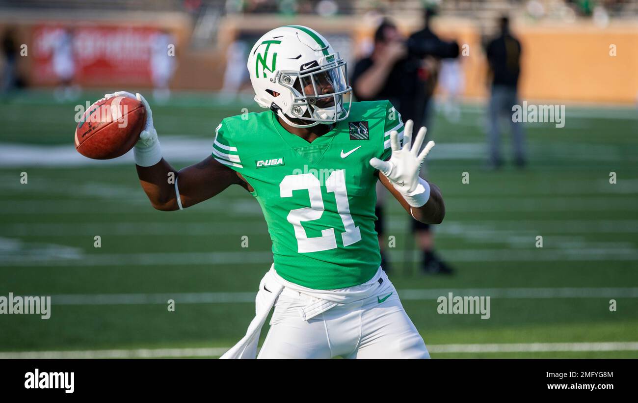 North Texas running back Nic Smith (21) warms up before an NCAA ...