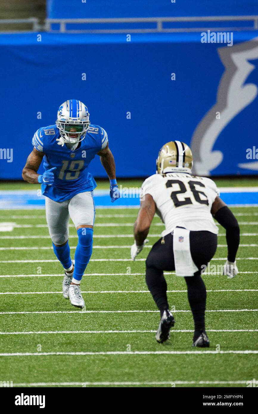 Detroit Lions wide receiver Kenny Golladay (19) in defended by New ...