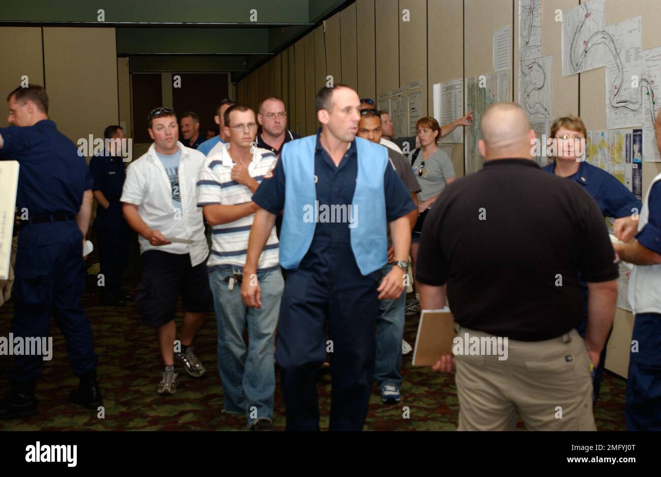 Incident Management Team - 26-HK-157-42. Hurricane Katrina Stock Photo - Alamy