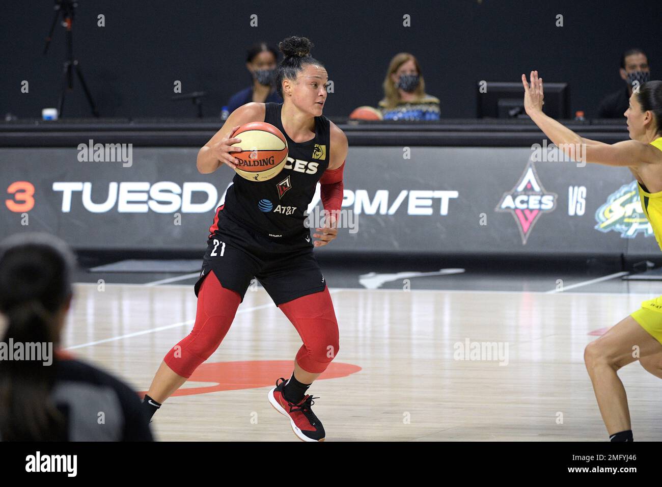 Las Vegas Aces guard Kayla McBride (21) runs a play in front of Seattle ...