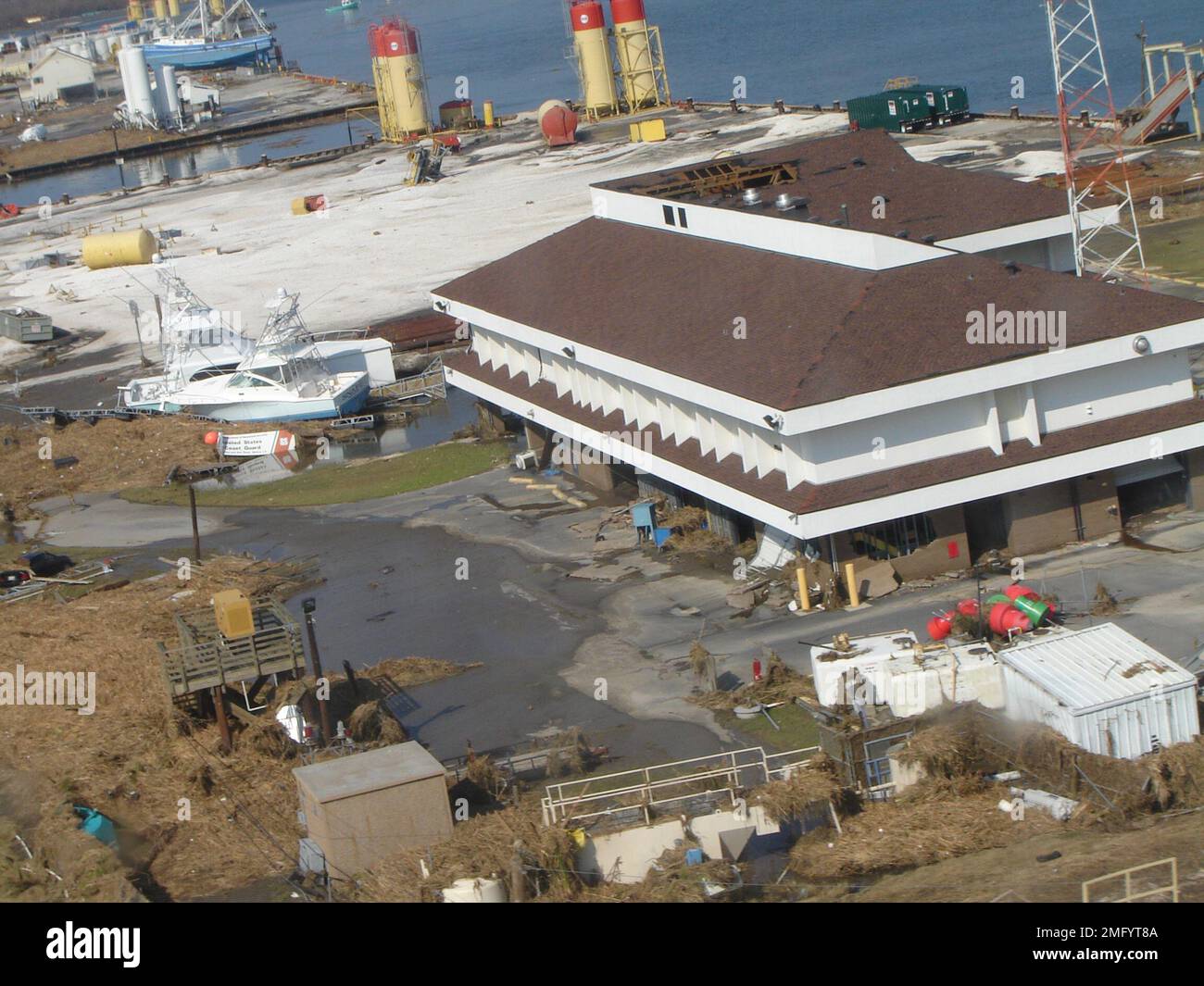 Overflight - Chief Cox - 26-HK-207-17. Hurricane Katrina Stock Photo - Alamy