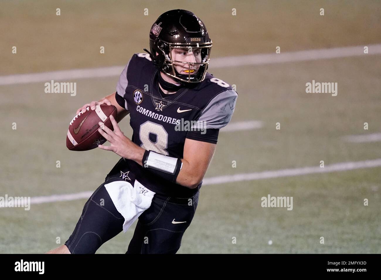 Vanderbilt quarterback Ken Seals plays against LSU in the first half of ...