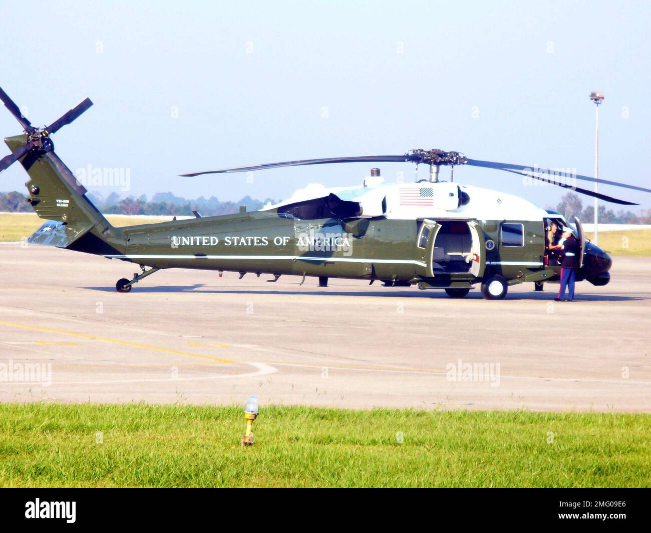 . USA H60 on ATC ramp. Hurricane Katrina Stock Photo - Alamy