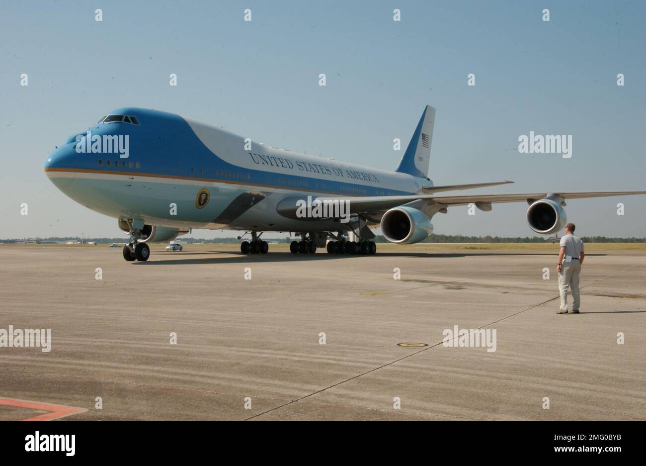 President George W. Bush Visit - 26-HK-6-16. Air Force One arriving ...