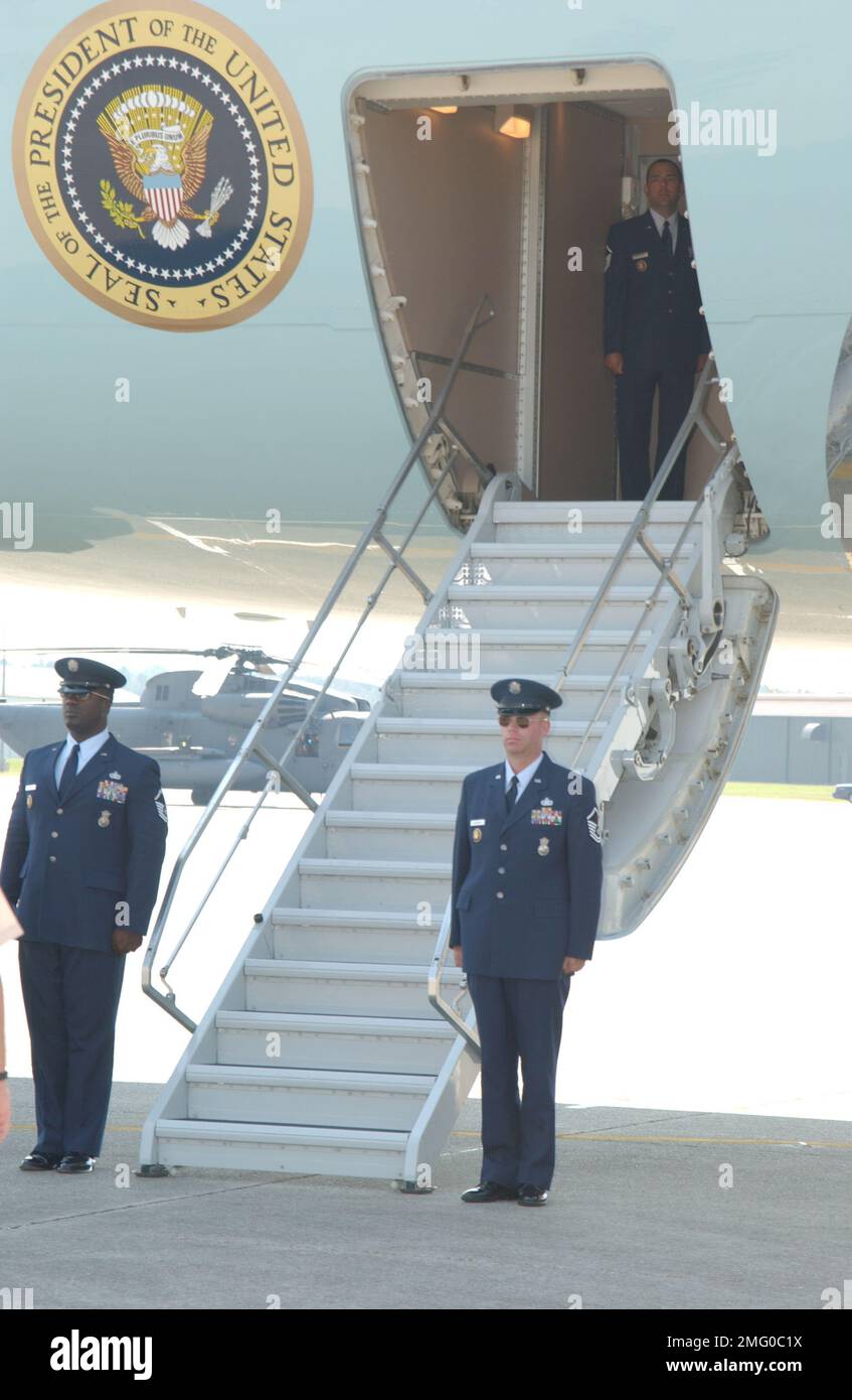 President George W. Bush Visit - 26-HK-6-26. Air Force One with stairs ...