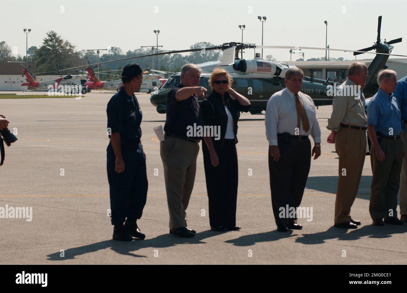 President George W. Bush Visit - 26-HK-6-207. Dignitaries, including ...