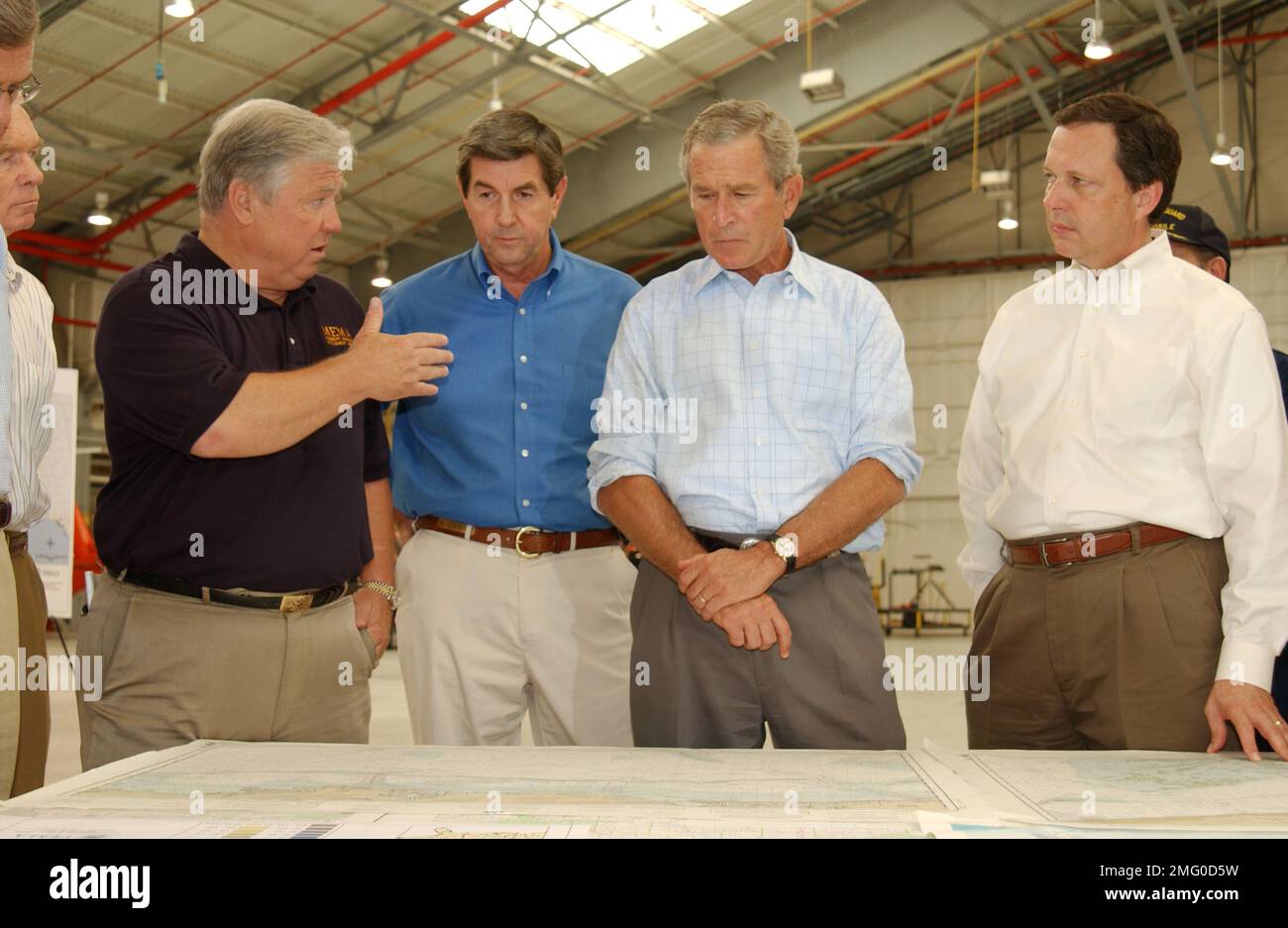 President George W. Bush Visit - 26-HK-6-164. Briefing in ATC hangar ...